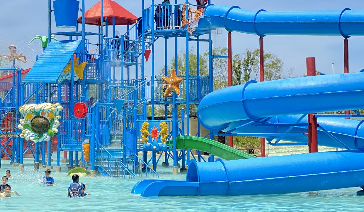 De Borneo Waterpark | LKH Natural Lingzhi